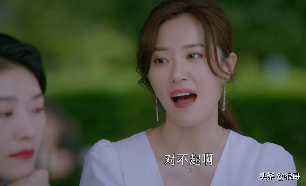 My neighbor is a young beauty: Li Xirui is intellectual, Lu Xiaolin is ...