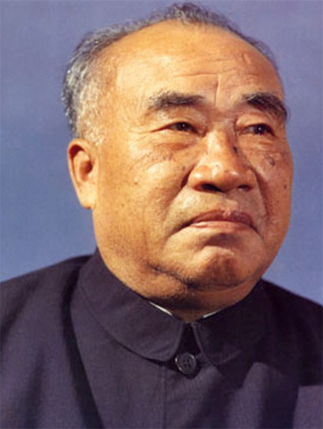 Ten days after Zhu Qi passed away, 88-year-old Zhu De was told that ...