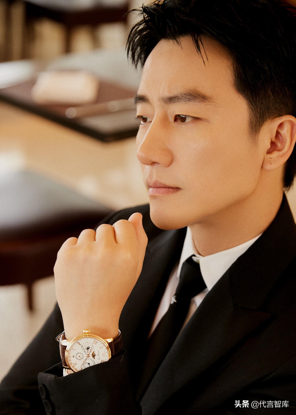 Huang Xuan opened the domineering mode in October and released three ...