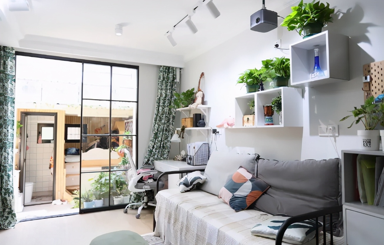 55 square meters small apartment, living in a family of three do not ...