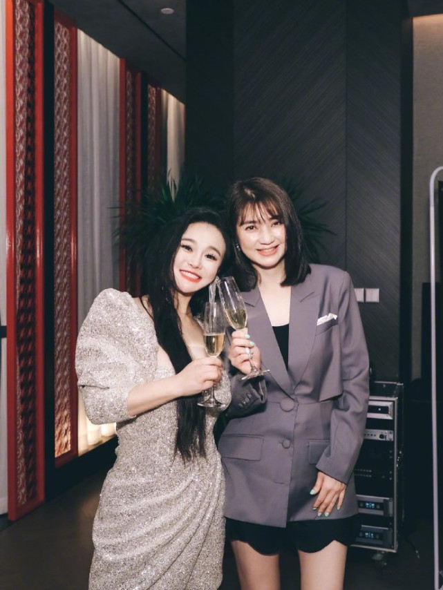 Ran Yingying sends a speech on her 37th birthday, and her photos are ...