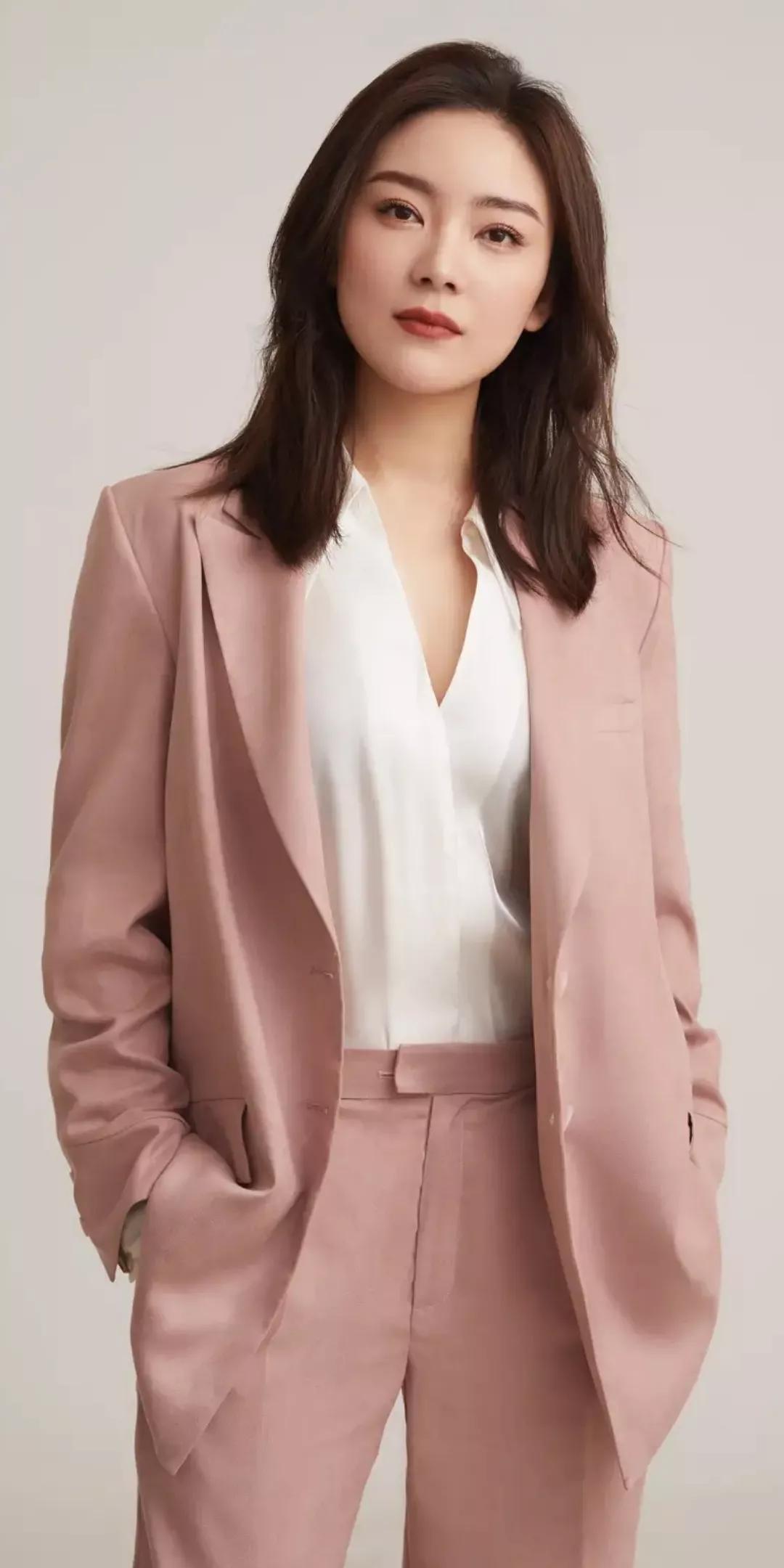 Actress Yu Xinhe is Yu Beibei?That's it, mystery and charming is too beautiful, the identity is ...