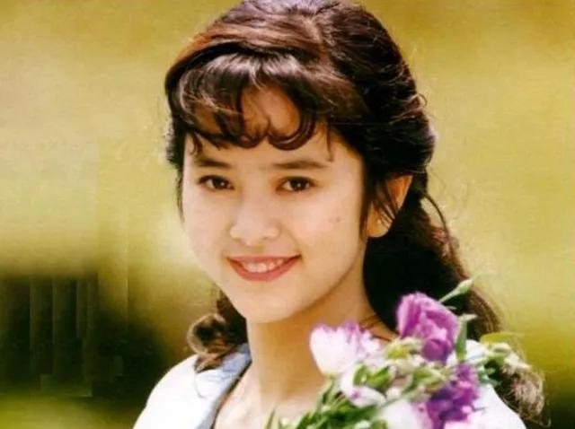 Ye Yunyi married the playboy Chen Bohao at the peak of 22 years old ...