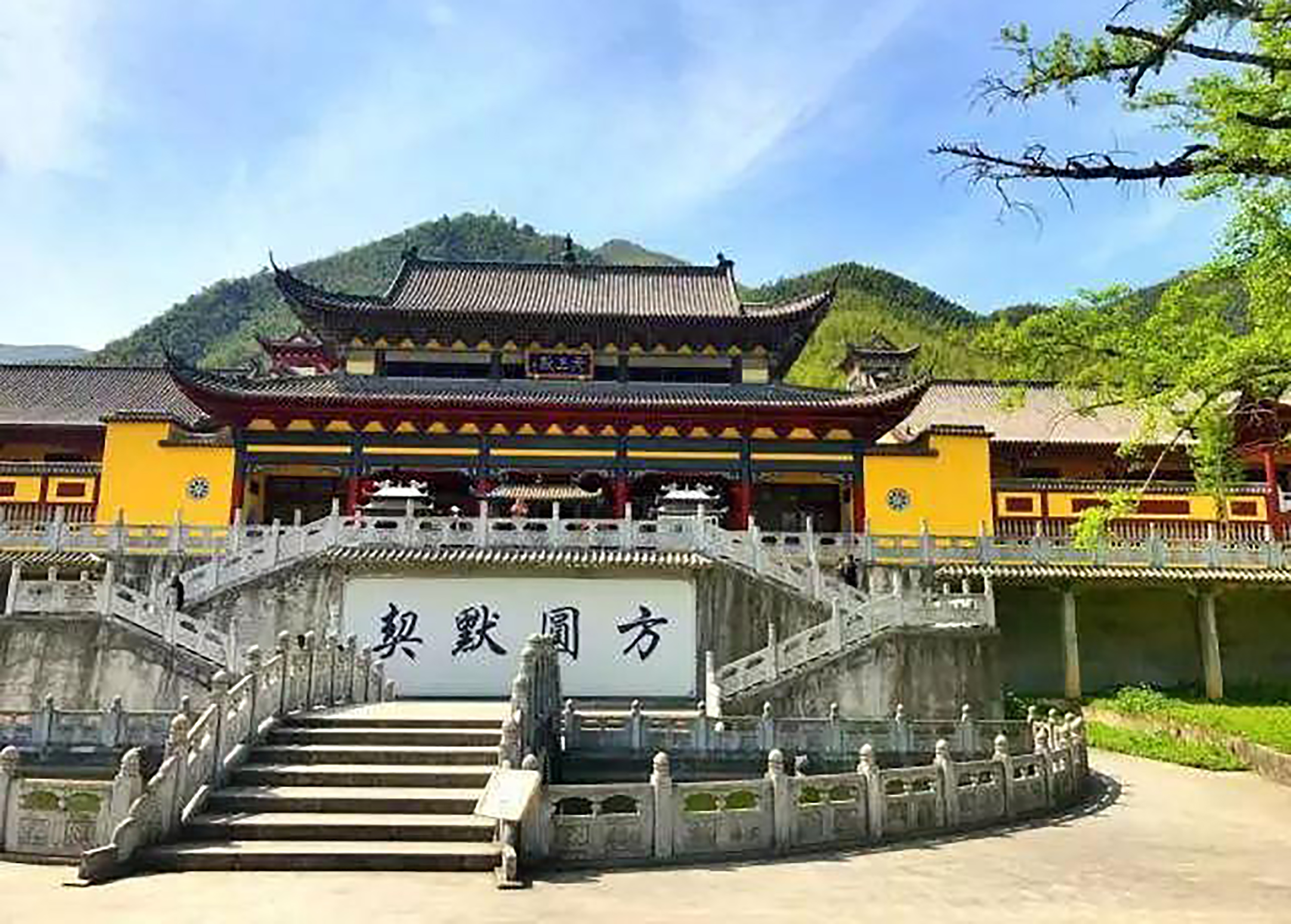 The thousand-year-old ancient temple of Yangshan in Yichun, Jiangxi ...