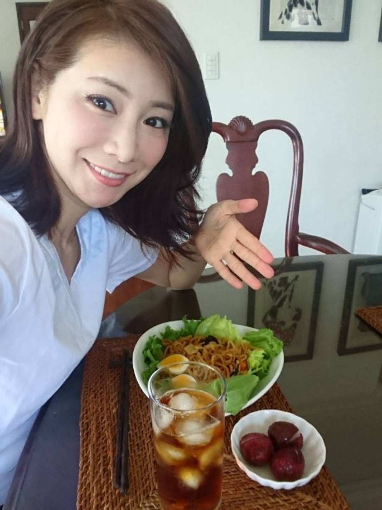 51-year-old Japanese "beautiful witch" Masako Mizutani, with ruddy skin and extremely body, open ...