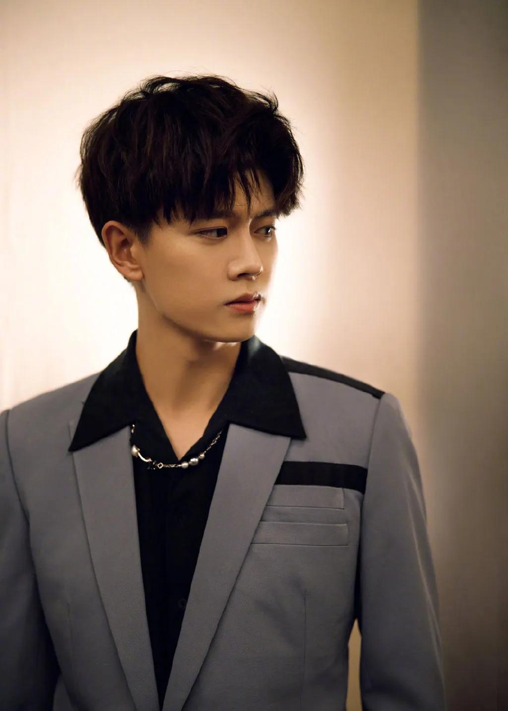 Entertainment Comments: Xiao Zhan, Ren Jialun, Yang Yang, Song Qian ...