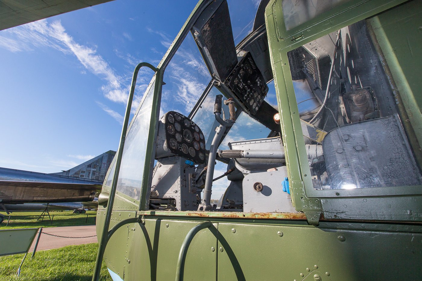 Red Chinook Yak-24 Yak-24 Як-24 helicopter review nearly 50 pictures ...