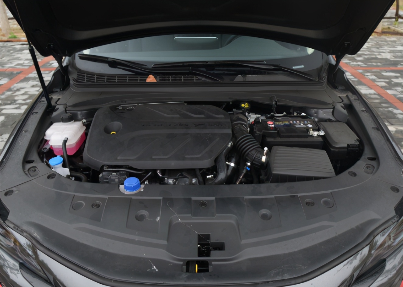 Chang'an version of "Accor" was unveiled, 1.5T burst 138 kilowatts, the ...