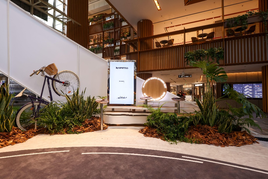 Nespresso Espresso Coffee creates a centrifugal force coffee station ...