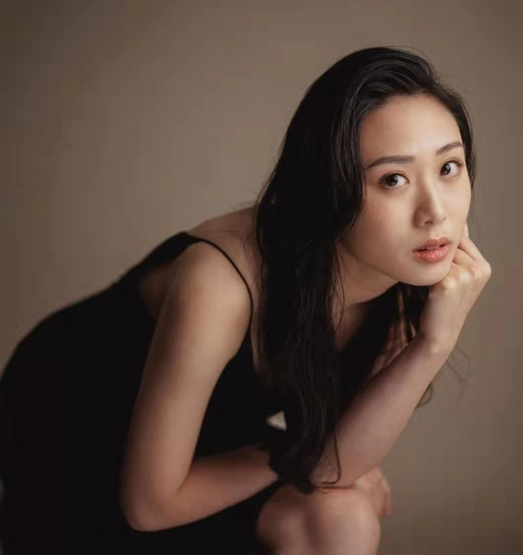 Interested in joining the industry?Hong Kong actress Li Lizhen's ...