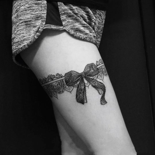 Thigh lace tattoo - iNEWS