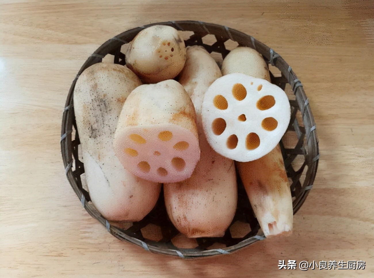To Stew Lotus Root Soup Choose Seven Hole Or Nine Hole Lotus Roothubei Lotus Root Farmers