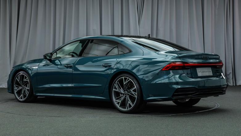 Without the big back, air suspension is standard, is the SAIC Audi A7L ...