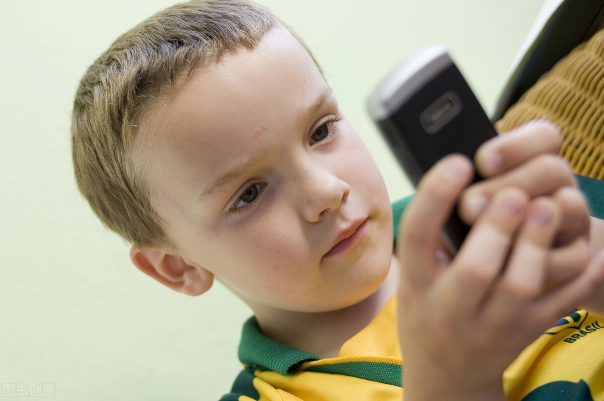 Children's excessive use of mobile phones will cause these 5 major ...