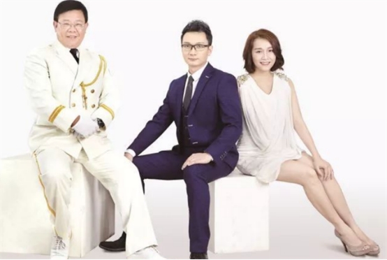 The 60-year-old host, Zheng Da, is now at the age of retirement, but ...