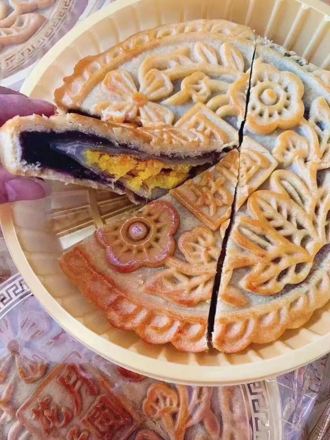 Chaoshan Mooncake, Purple Sweet Potato, Red Bean and Taro Puree - iNEWS