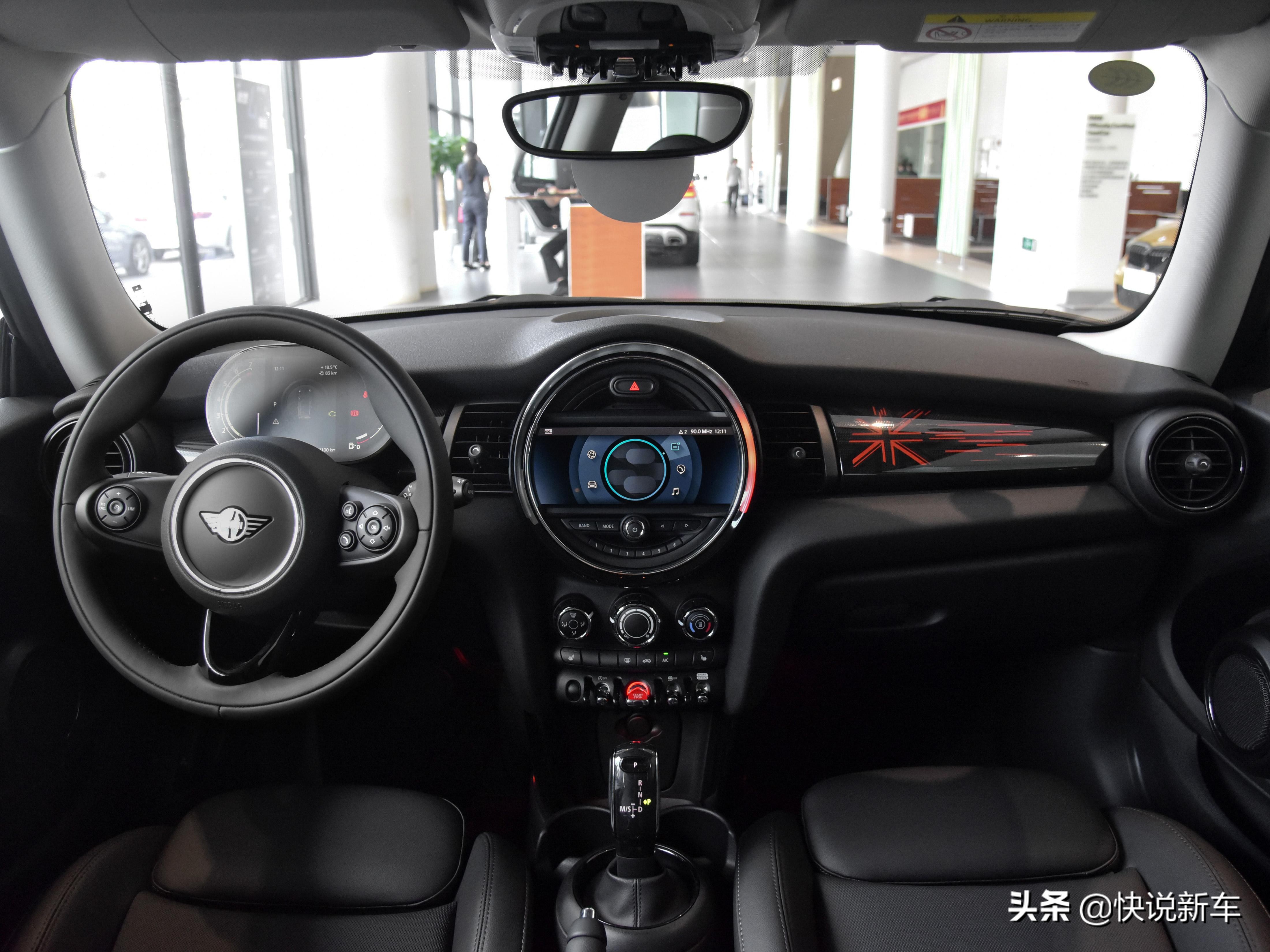 The appearance is small and exquisite, the frameless door is very cool ...