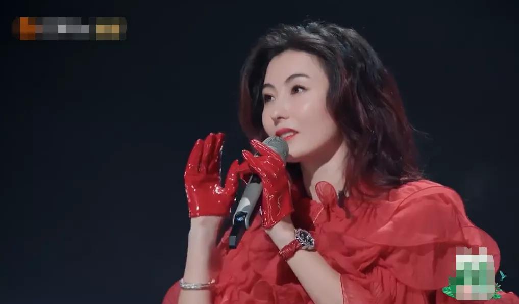 Cecilia Cheung's three-finger hairline measurement, skin delicate and ...