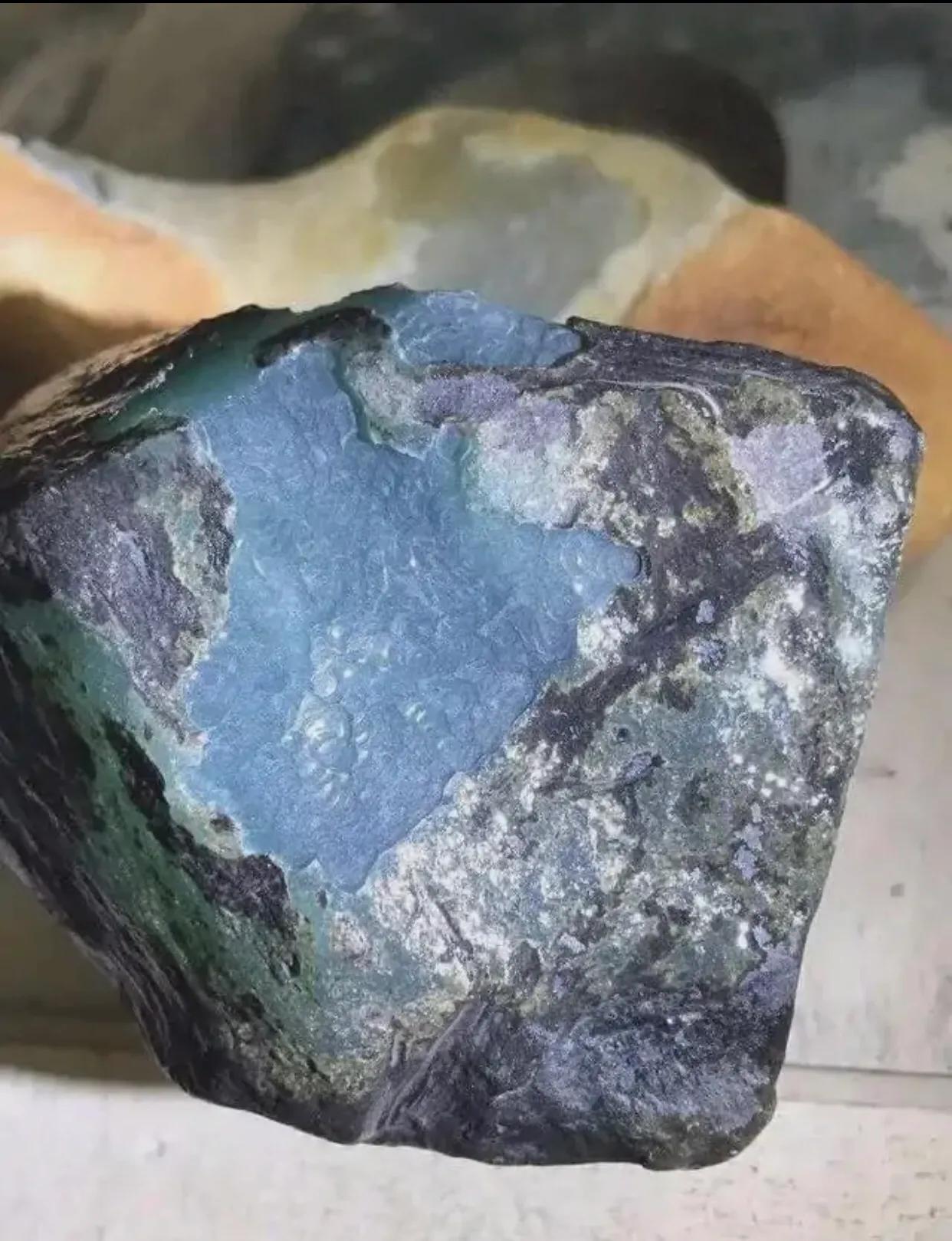 The blue water jade from Huika rough stone will be as refreshing and ...