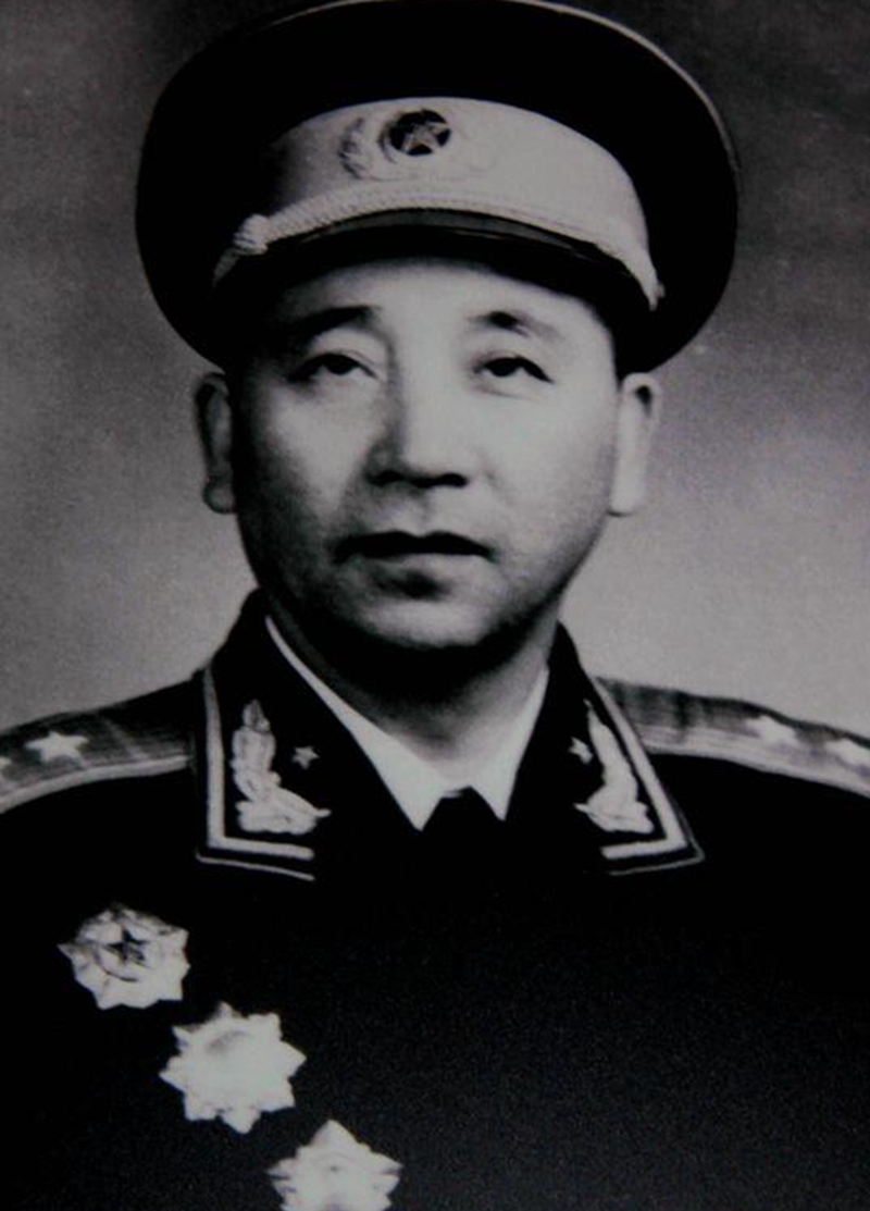 The founding lieutenant general Qin Jiwei was awarded the rank of ...