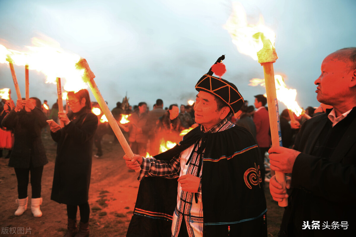 The Yi people also have characters, which are similar to the oracle ...