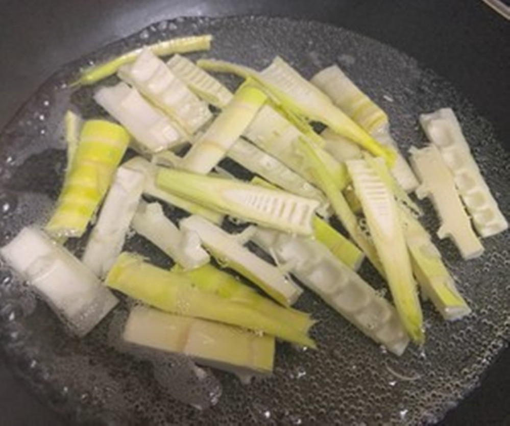 One person can eat two plates of braised bamboo shoots - iNEWS