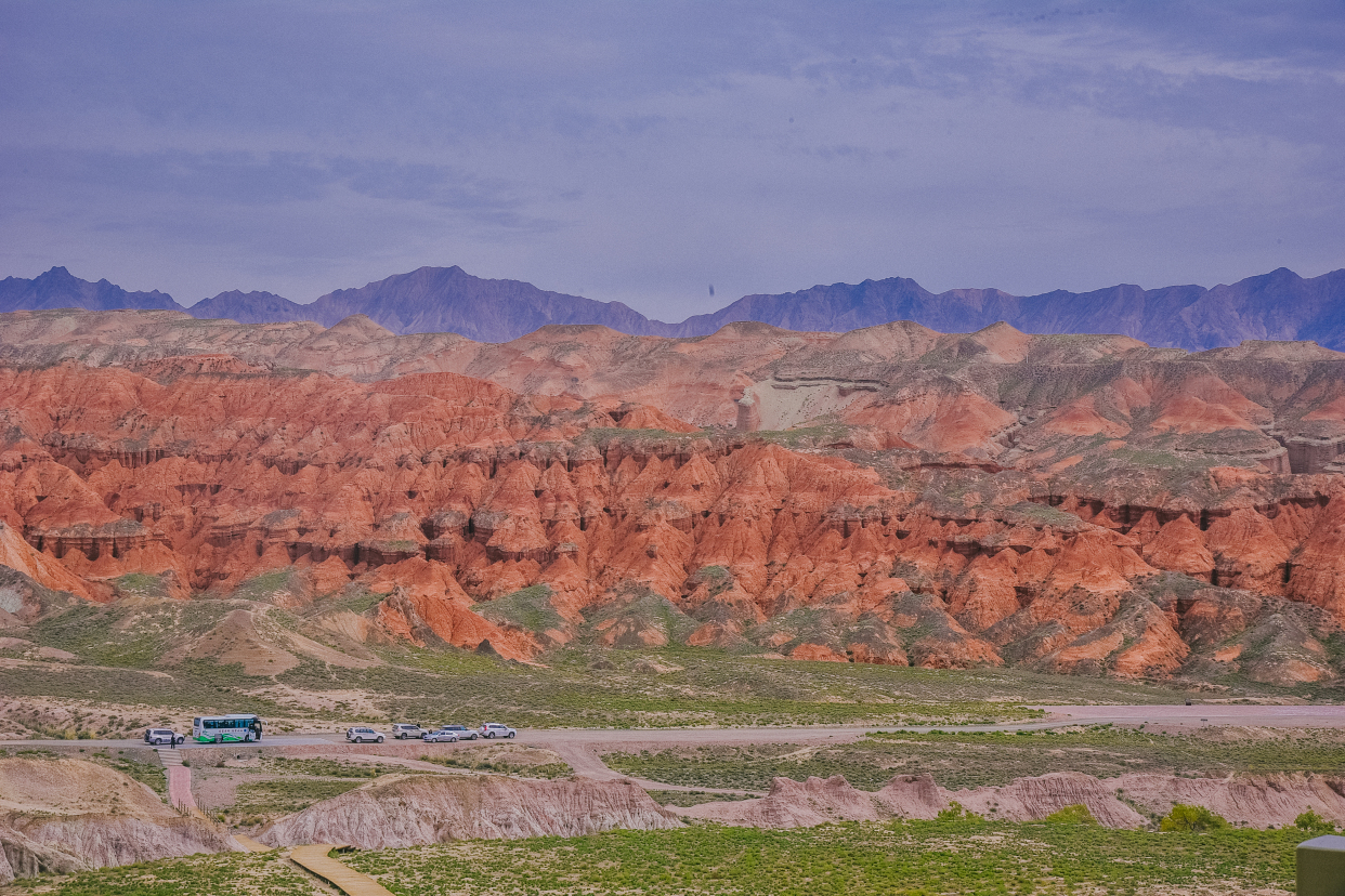 Gansu Province is the second largest city in area, three times the area ...