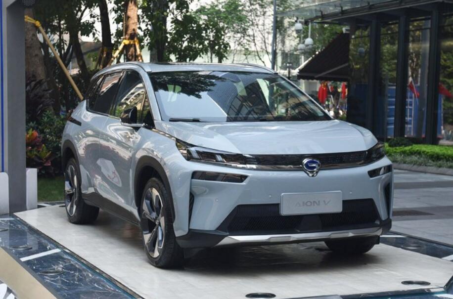 700 kilometers of battery life, lifetime warranty, GAC Aeon V super ...