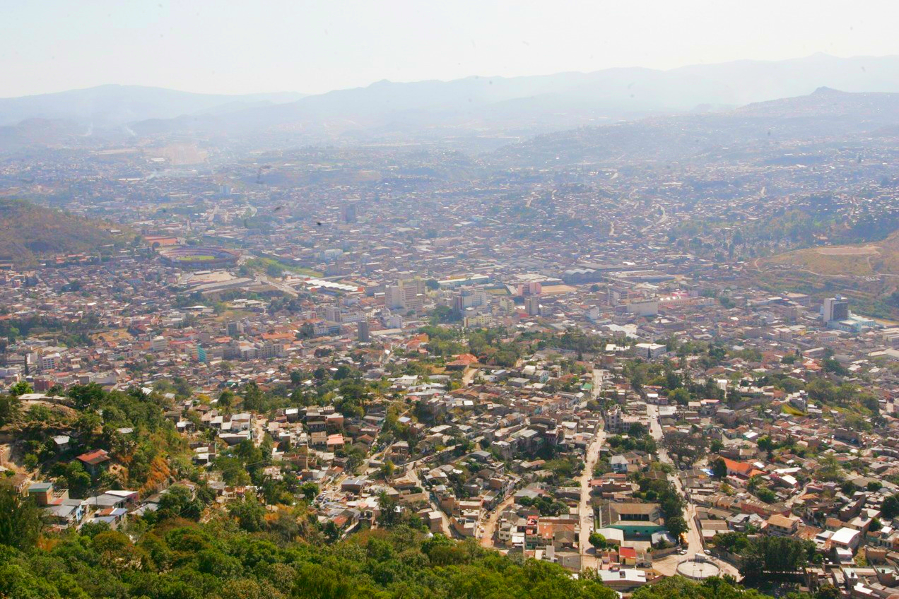 The prison guards did not dare to step into the half-step prison ...