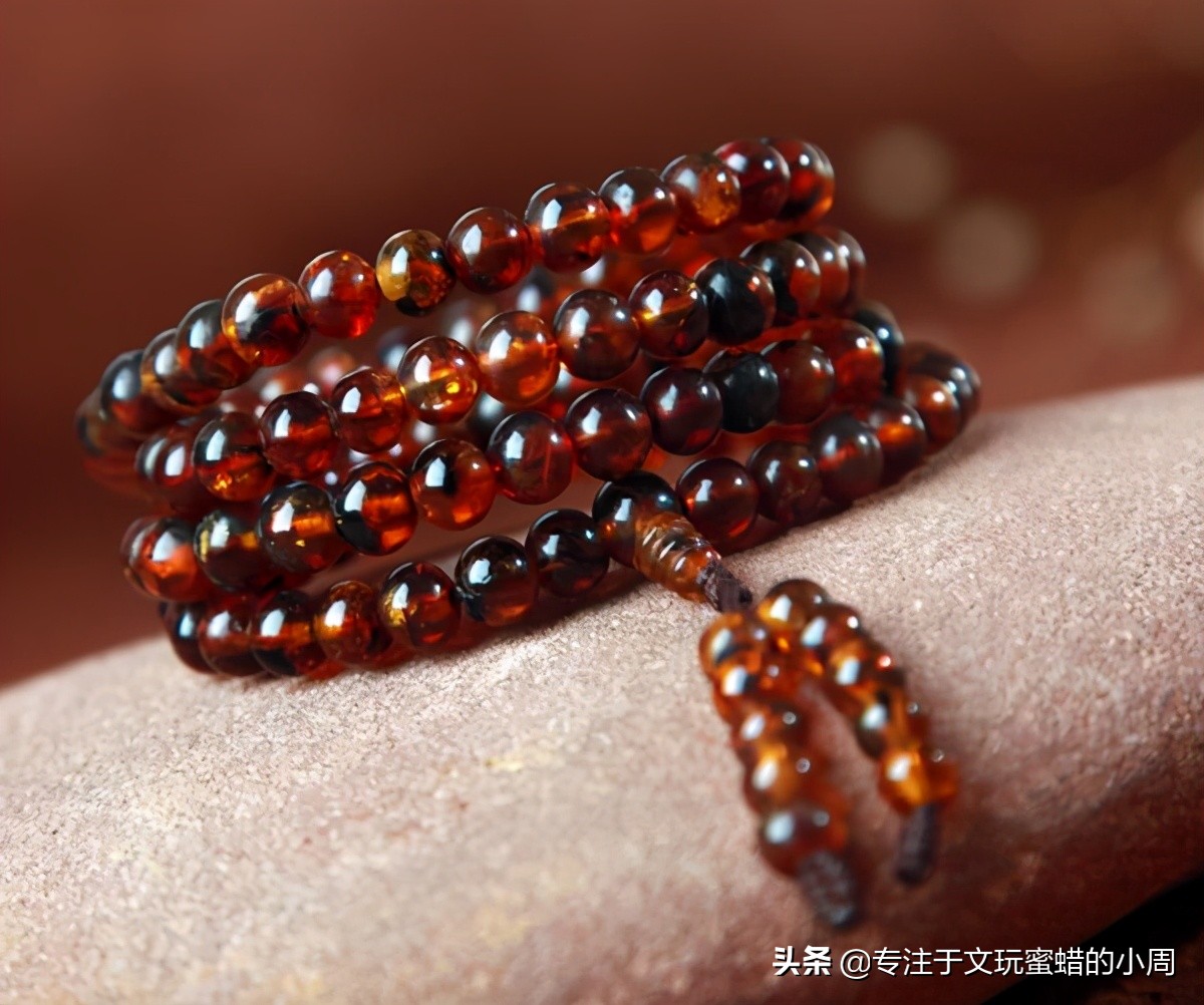 The world amber looks at the Baltic Sea, and the Chinese amber looks at ...