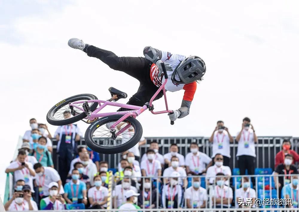 Wonderful moments of women's BMX freestyle competition - iNEWS