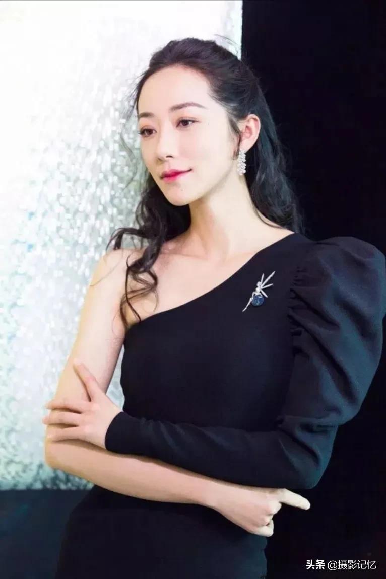 Han Xue: Jade and flowery appearance, showing off and benefiting - iNEWS