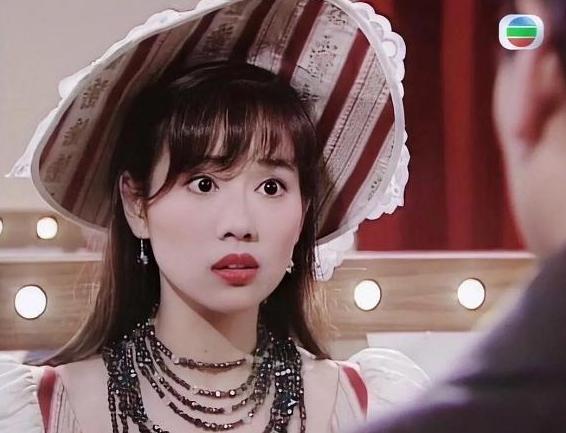 9 beautiful actresses with short hair - iNEWS