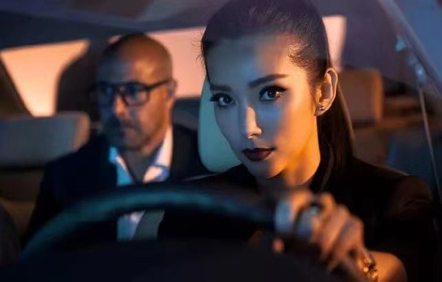 48-year-old Li Bingbing's activity photos were exposed. His expression ...