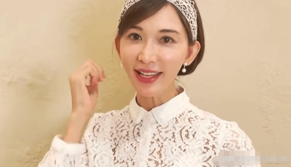 46-year-old Lin Chiling rarely shows up after marriage, her figure is ...