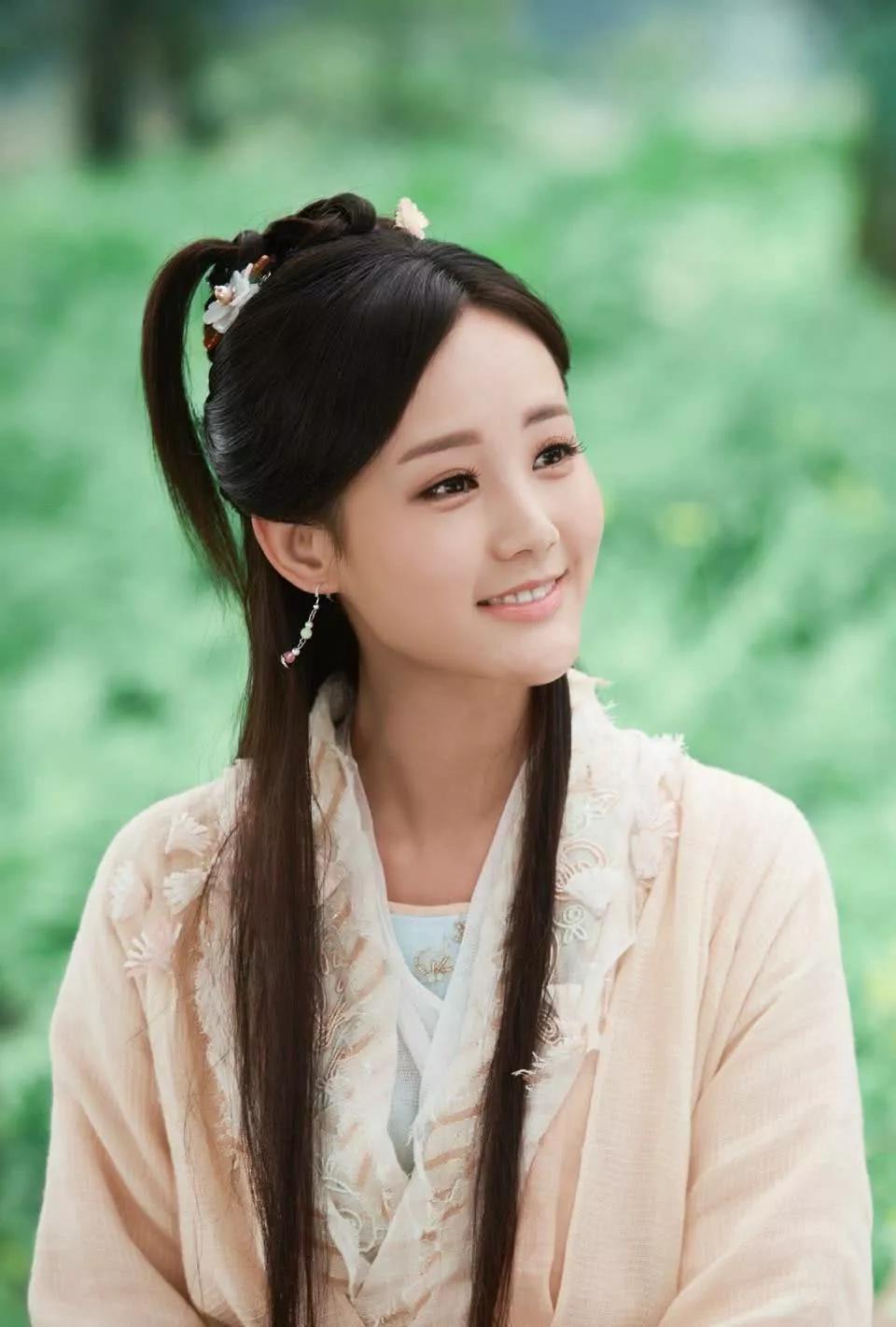 Li Yitong's cutest photos - iNEWS