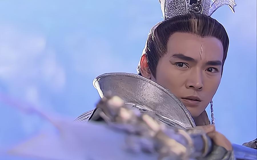 The same is playing "Yang Jian", the gap between Feng Shaofeng and Jiao ...