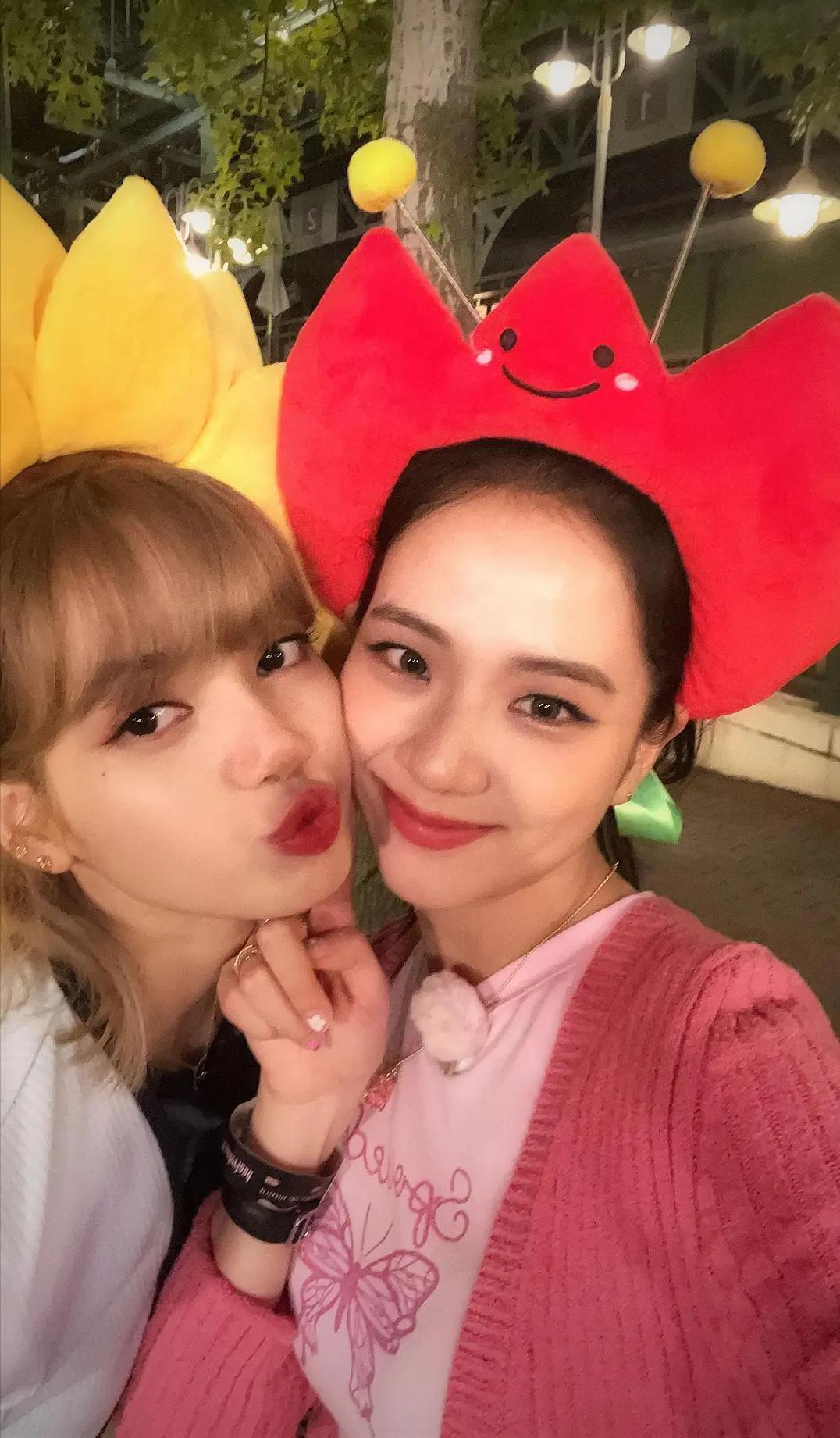 "Litchi" CP hair candy: LISA Ji Soo takes a close selfie with her face ...