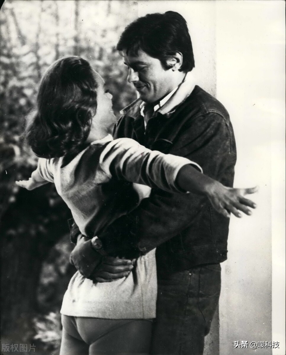 Alan Delong, a beautiful man, with beautiful beauties around him, why ...