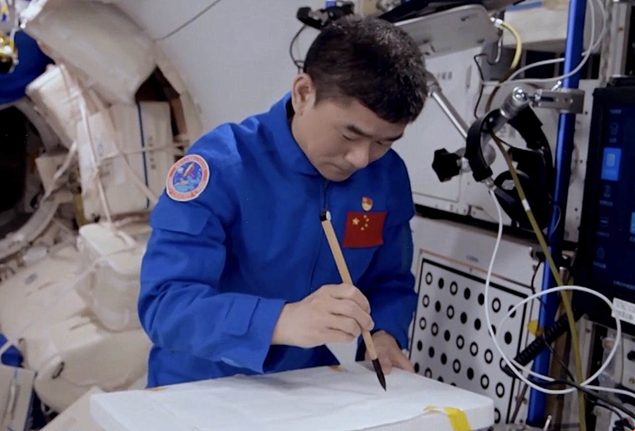 Writing in space is difficult, and the United States spends a lot of ...