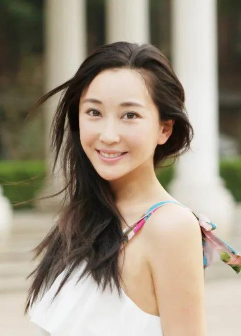 Du Ruoxi's proud figure is amazing - iNEWS