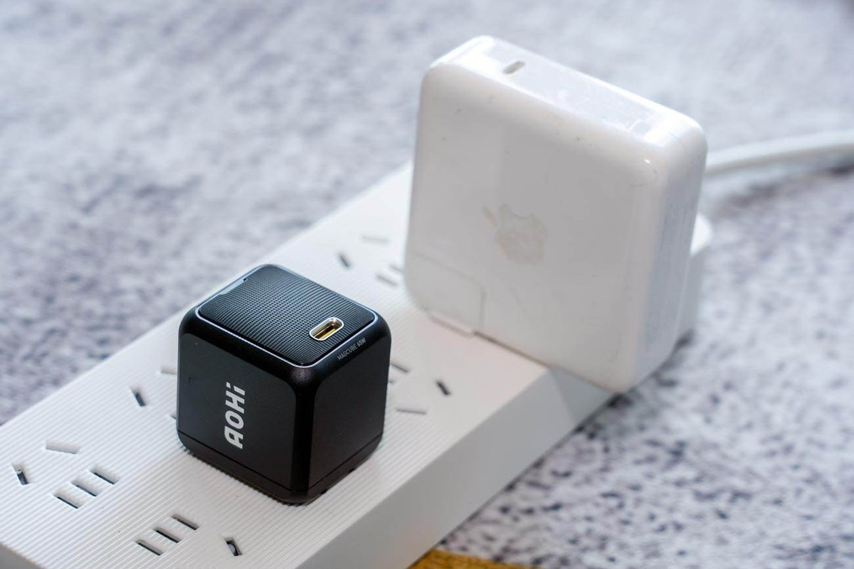 Aohi GaN charger evaluation: the smallest 65W charger, no one - iNEWS