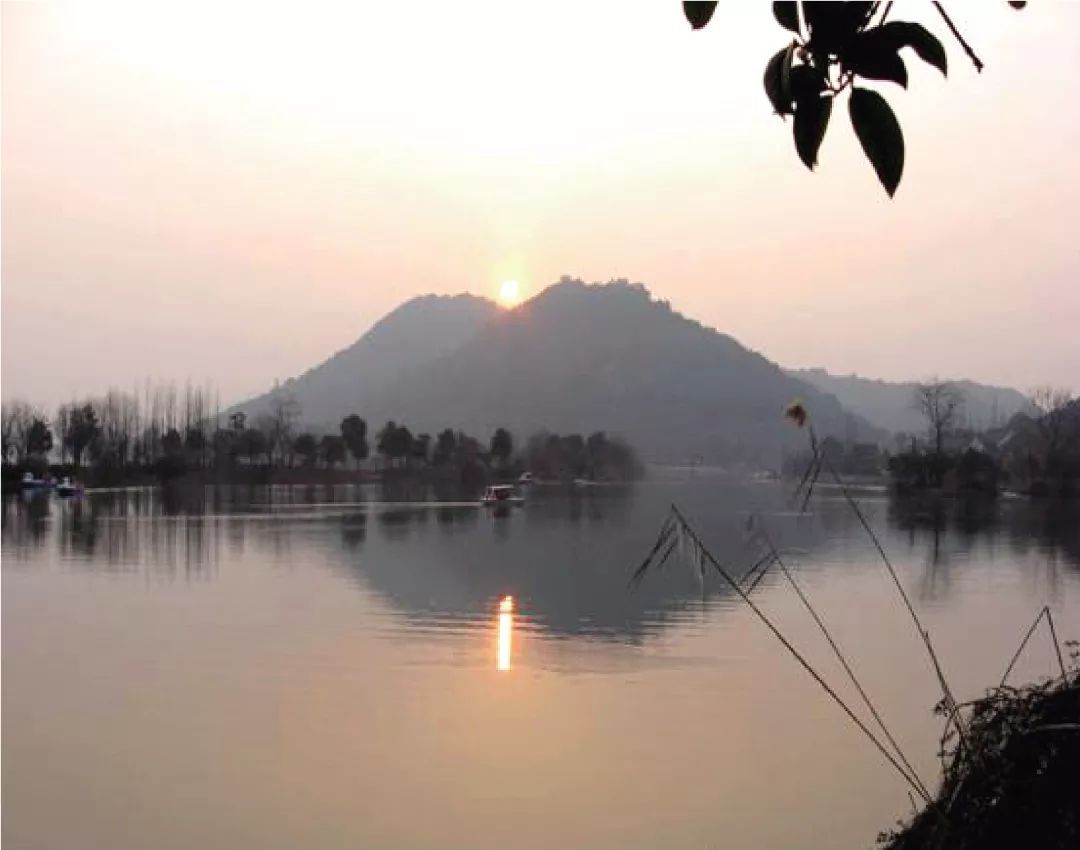 Zhuge Liang can let Meng Huo go, why can't Fu Chai let Gou Jian? - iNEWS