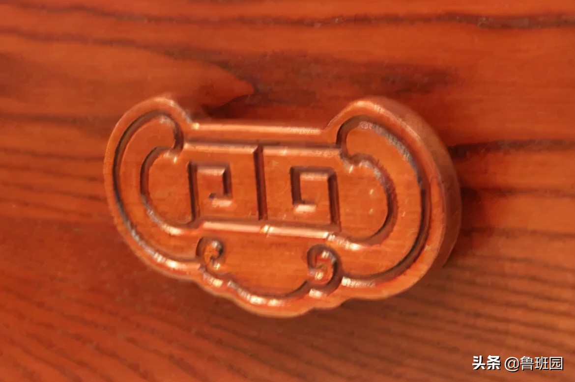 The traditional Chinese Ruyi pattern can be applied to furniture design ...