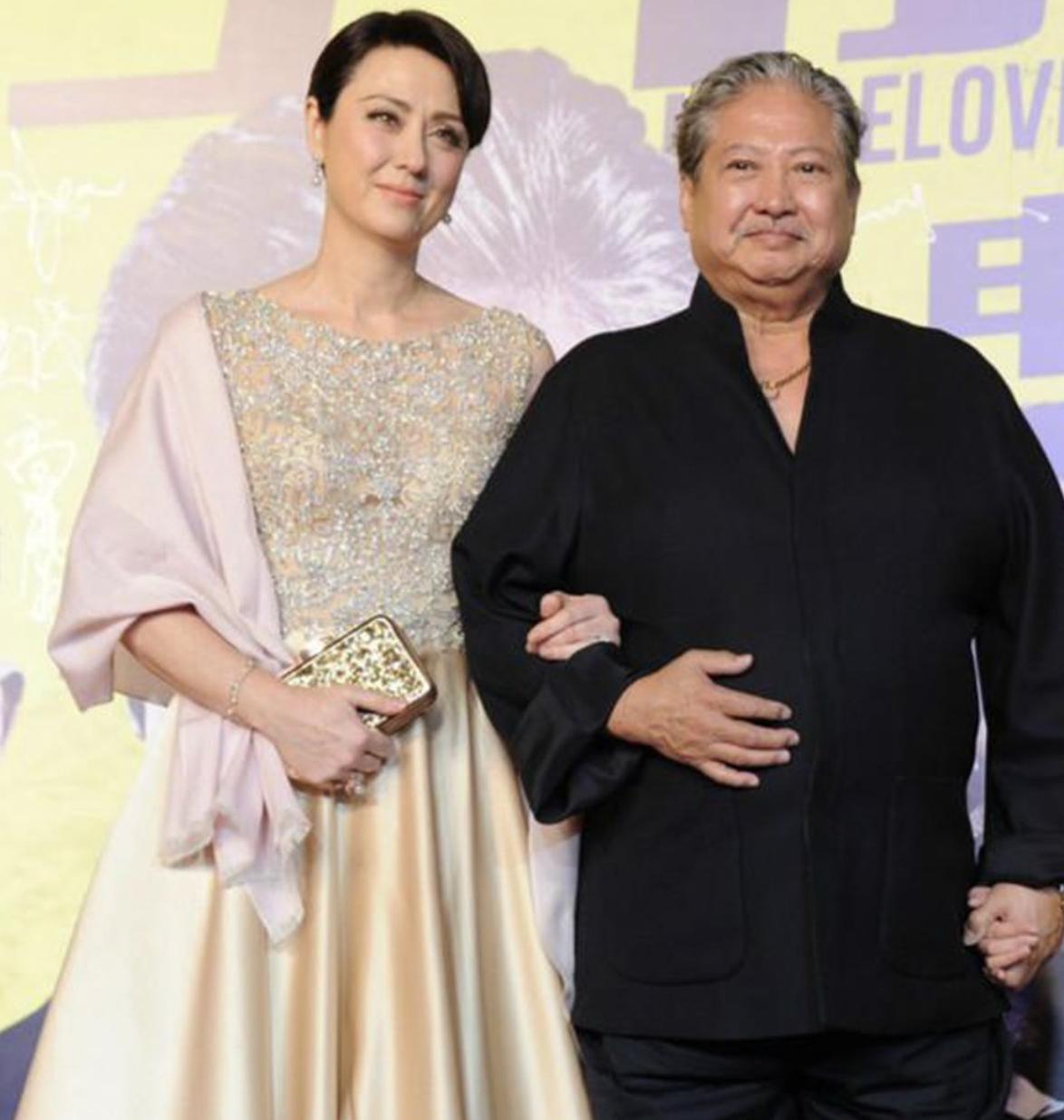 Sammo Hung's vision is really poisonous. The 56-year-old wife wears a ...