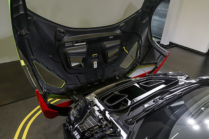 Real shot Lamborghini Huracán STO, the strongest Mavericks - iNEWS