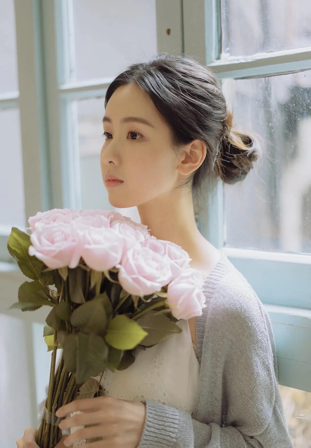 Representatives of the top ten pale-faced actresses with a cool ...