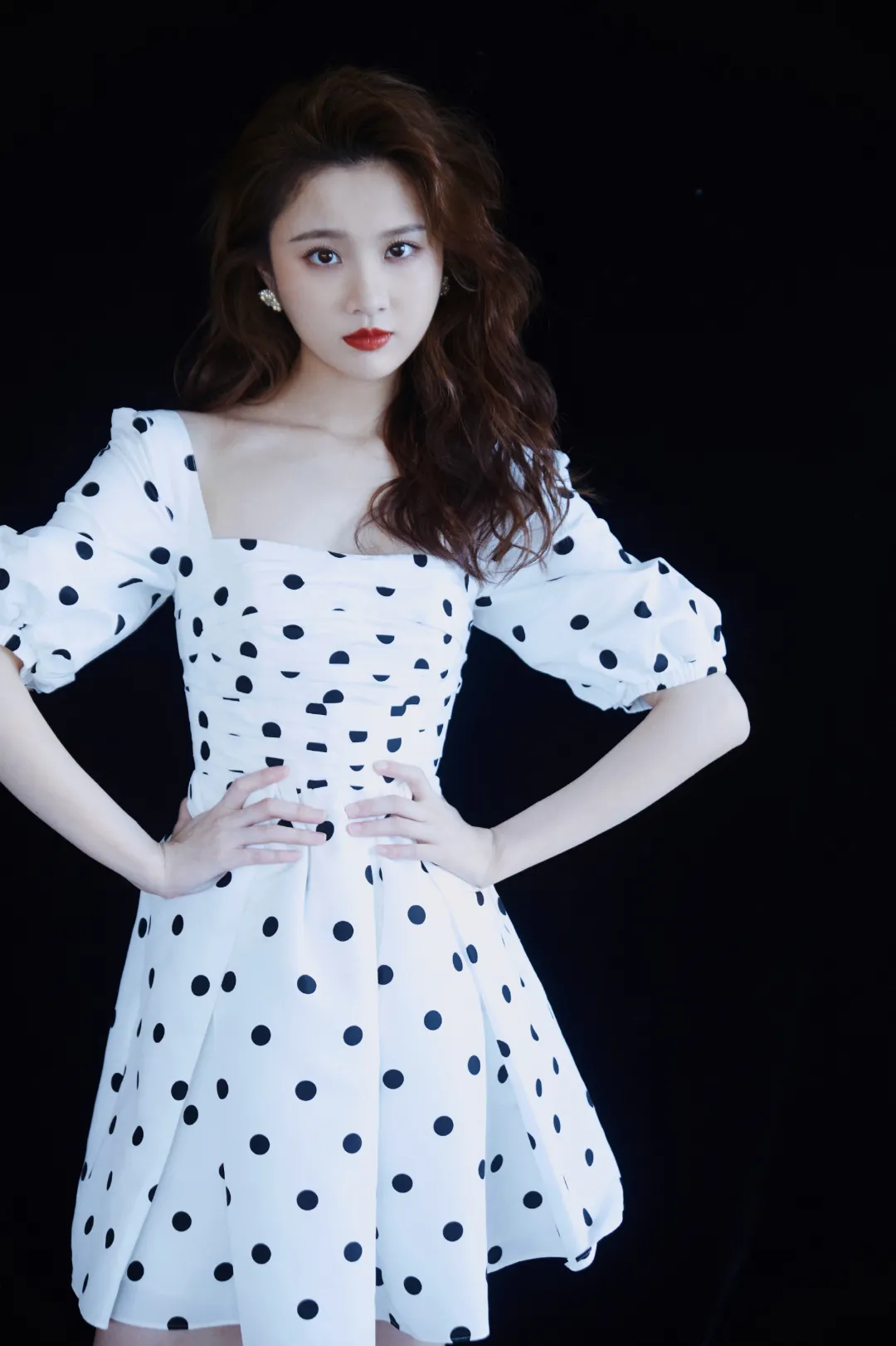 Qiu Tian and Zhang Huiwen's cool summer clothes, take it for you - iNEWS