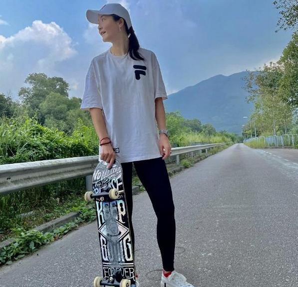 The 37-year-old tennis goddess marries a billionaire!Take four kids out ...