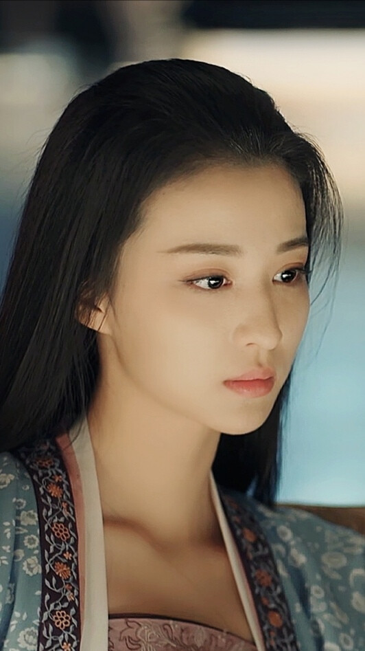 Among the post-90s actresses, there are "dignified" looks, I only serve ...